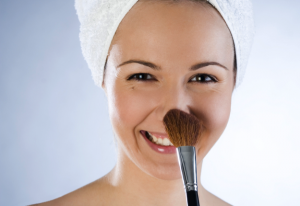 6 Make-Up Hacks For Busy Mums - Mouths of Mums