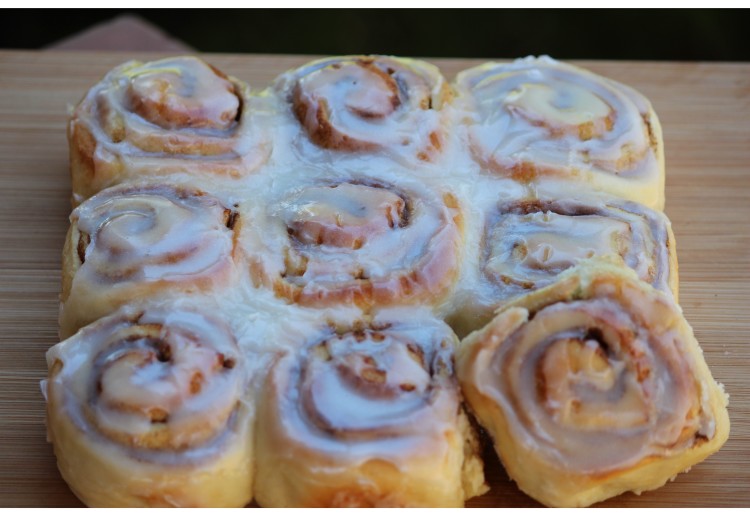 Easy Peasy Vanilla & Cinnamon Scrolls - Real Recipes from Mums