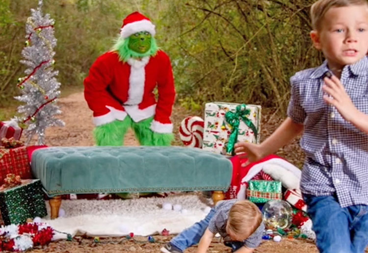 Christmas-Grinch-photos-warning - Mouths of Mums