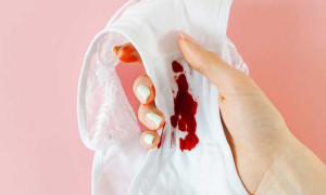 Woman Who 'Free Bleeds' Says It Makes Her Periods 'Orgasmic' - Mouths ...
