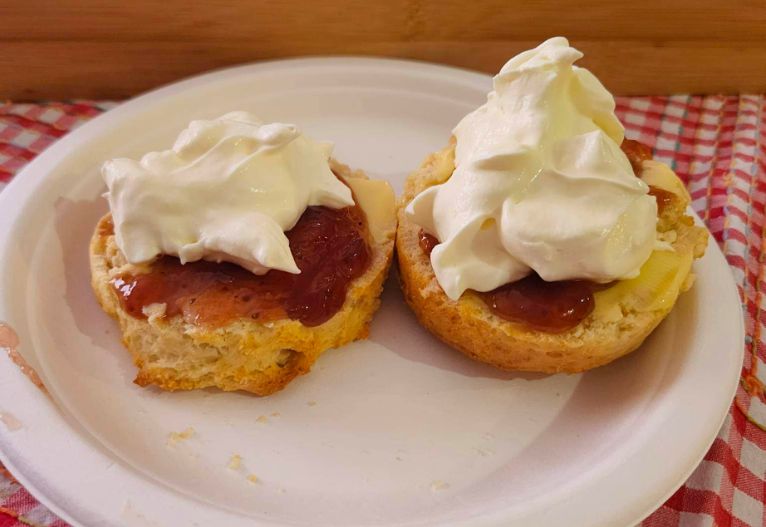 Mumma's Three Ingredient Scones - Real Recipes from Mums