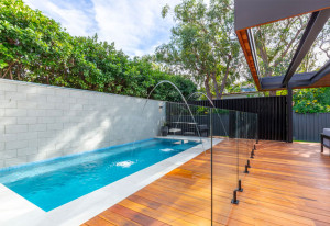 Magnesium Pool Benefits: 9 Reasons To Dive Right In - Mouths of Mums