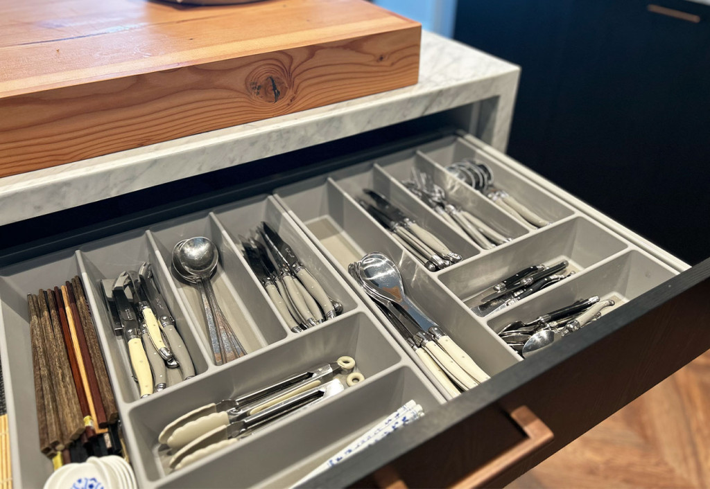 Budget Kitchen Renovation: How We Did Luxe For Less! - Mouths of Mums