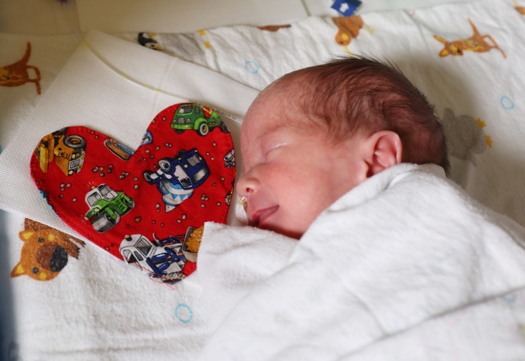 Sweet Hearts Helping Tiny Aussie Babies (And Their Mums) - Mouths of Mums