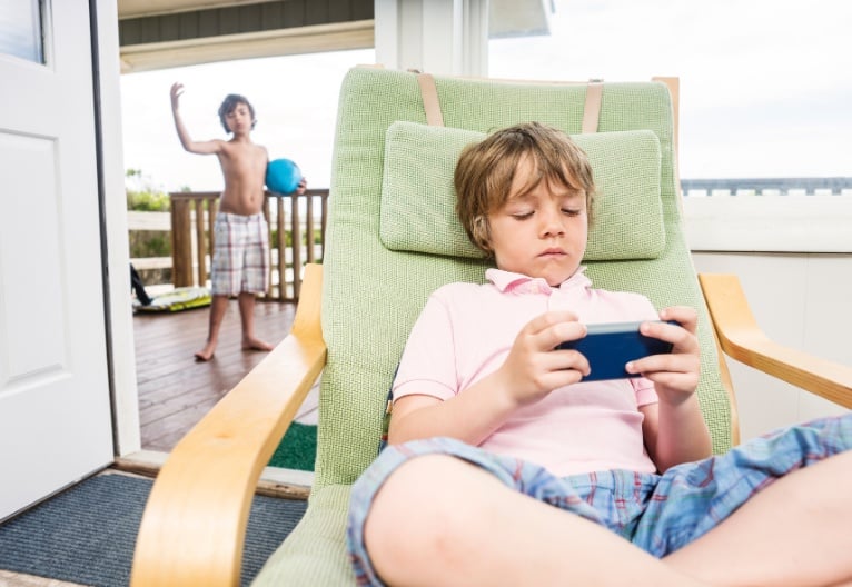 How Screen Time Is Impacting Our Youth | Mouths Of Mums